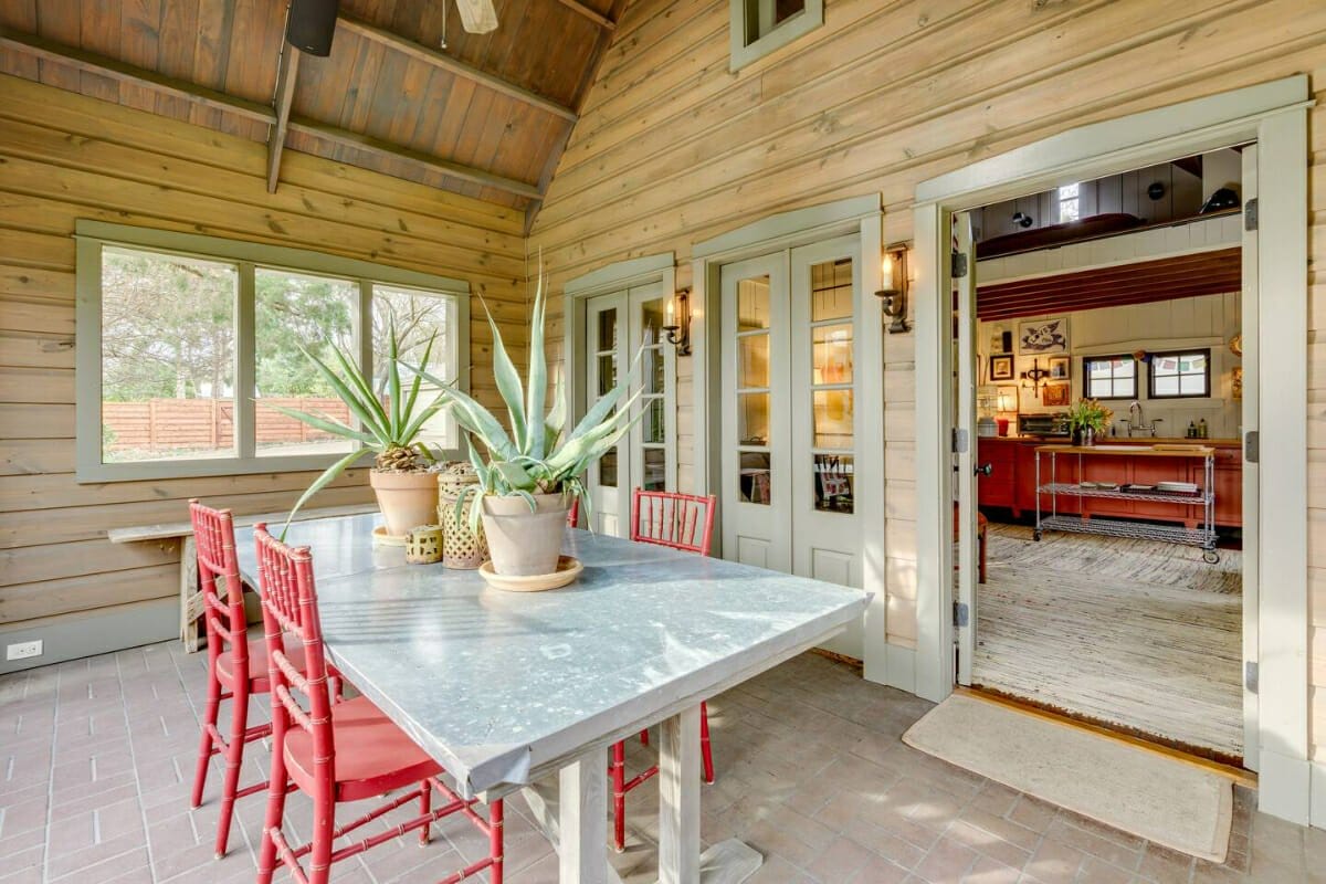25 Best AirBnBs in Texas - Happy To Be Texas