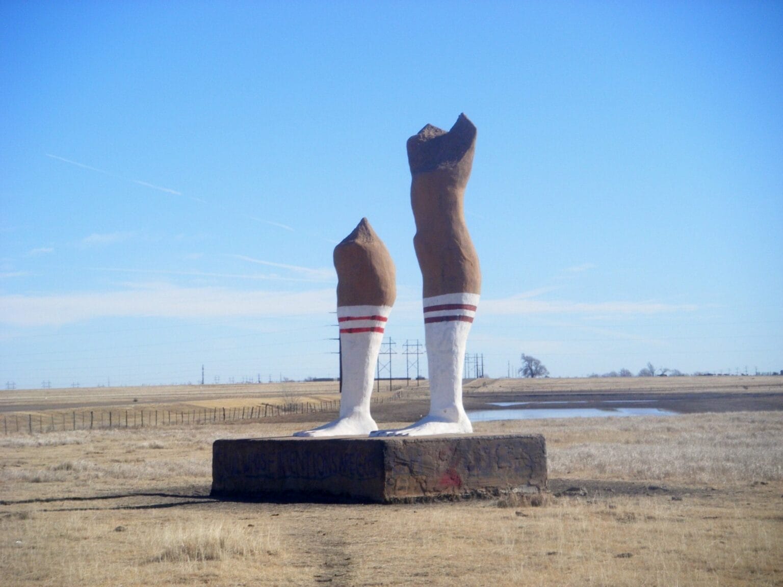 Don't Miss These Weird Roadside Attractions in Texas - Happy To Be Texas